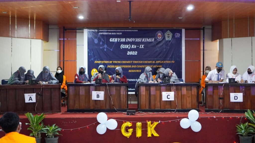 SMAN 2 Raha Juara Umum Gebyar Inovasi Kimia UHO 2022