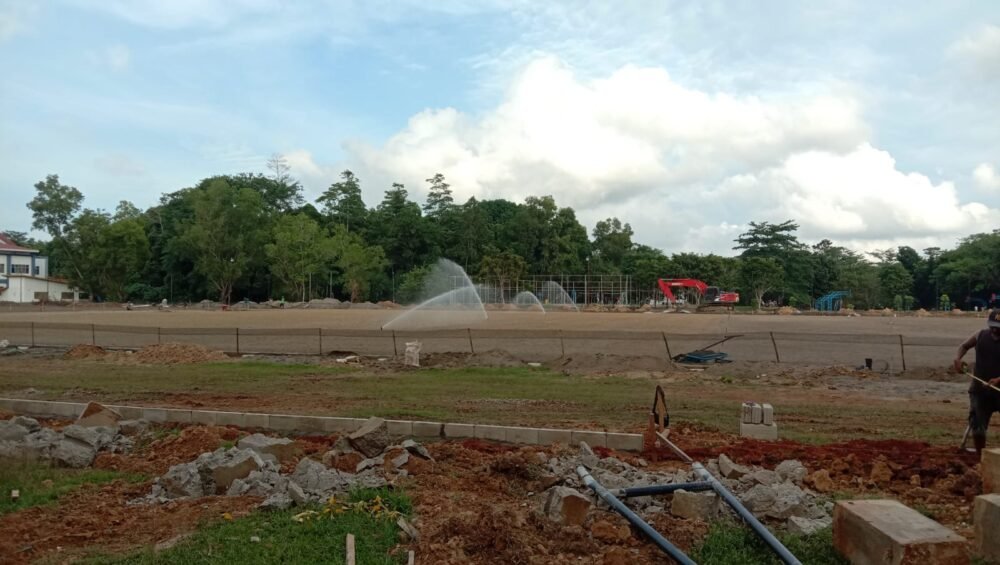 Lapangan Stadion Mini UHO Kendari Direnovasi, Baru Bisa Digunakan ...