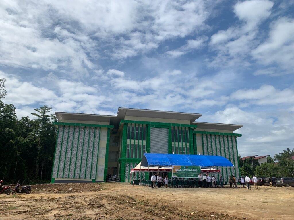 Gedung FHIL UHO Resmi Beroperasi, Seluruh Kegiatan Akademik S1 Kini ...