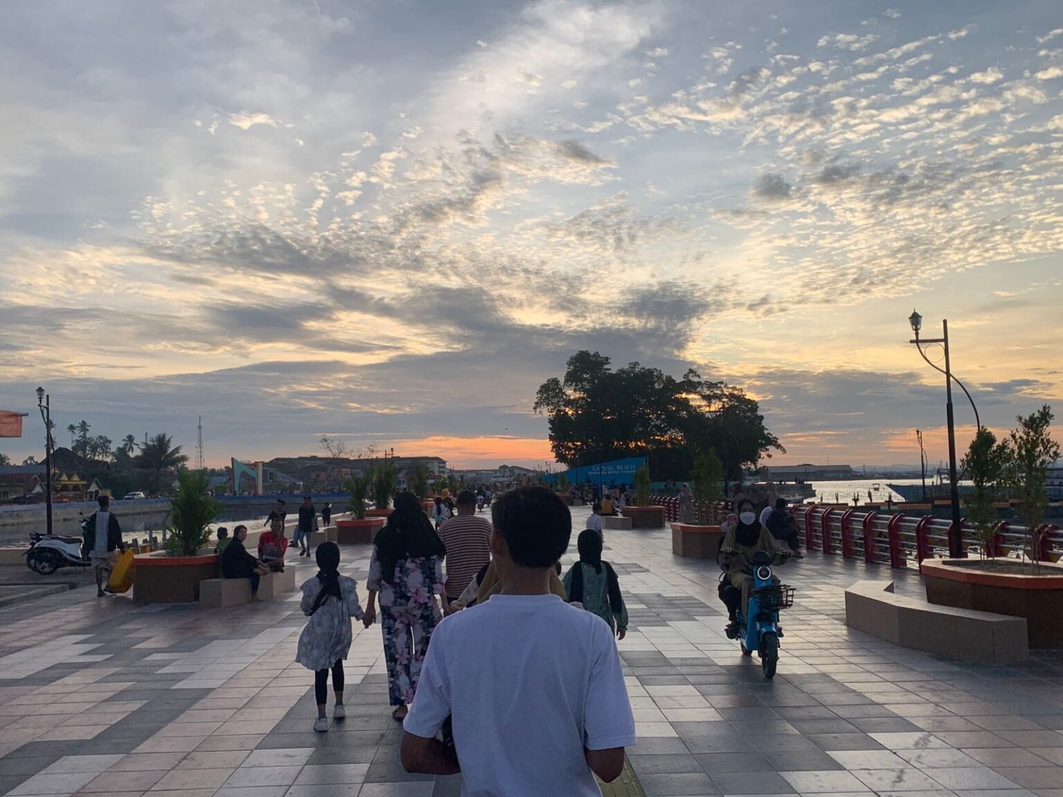 Jadi Destinasi Wisata Baru, Kawasan RTH Papalimba Puday Ramai ...