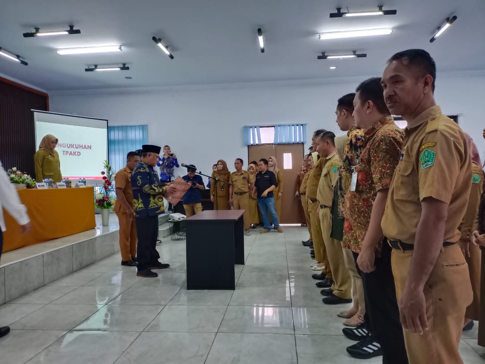 Tim TPAKD Konawe Resmi Dikukuhkan Bupati, Diketuai Sekda