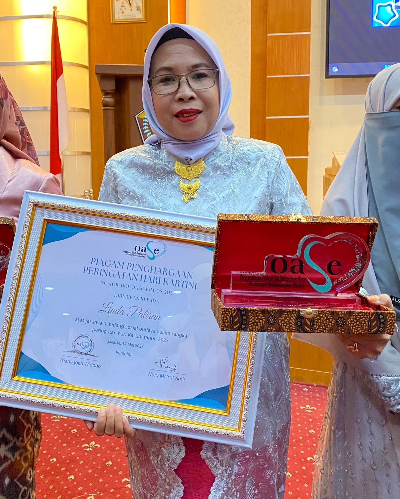 Aktif di Bidang Sosial, Linda Paliran Wanita asal Baubau Terima Penghargaan OASE 2023