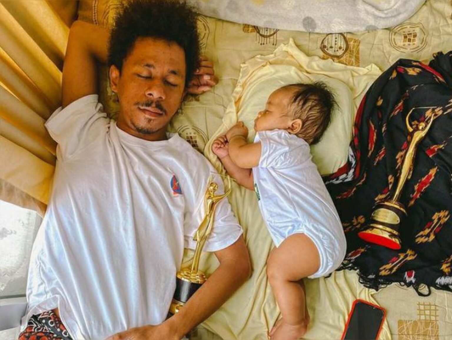 Komika Sekaligus Musisi Wakatobi, Raim Laode Sabet 2 Piala AMI Award 2023