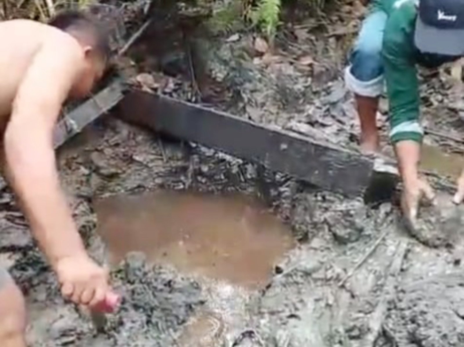 Ramai Sumur Minyak Bumi di Moolo, Muna, Ada Sejak 1985